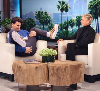 This Guy Keeps Photoshopping Himself Into Celebrities' Lives, And It's ...