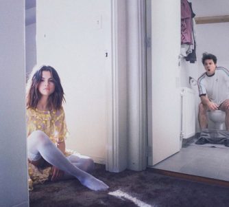 This Guy Keeps Photoshopping Himself Into Celebrities' Lives, And It's ...